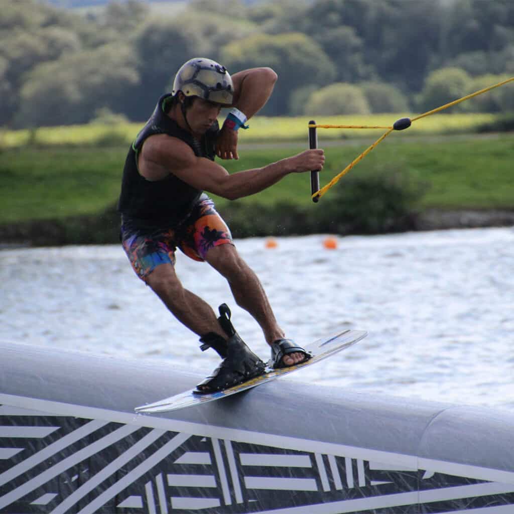 Feature Boards – high-performance trickski and crossoverboards